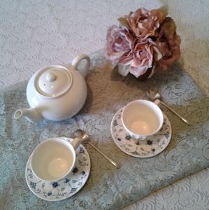 Churchill (England) | Dining | Host Pick 2 Vintage English Tea ...